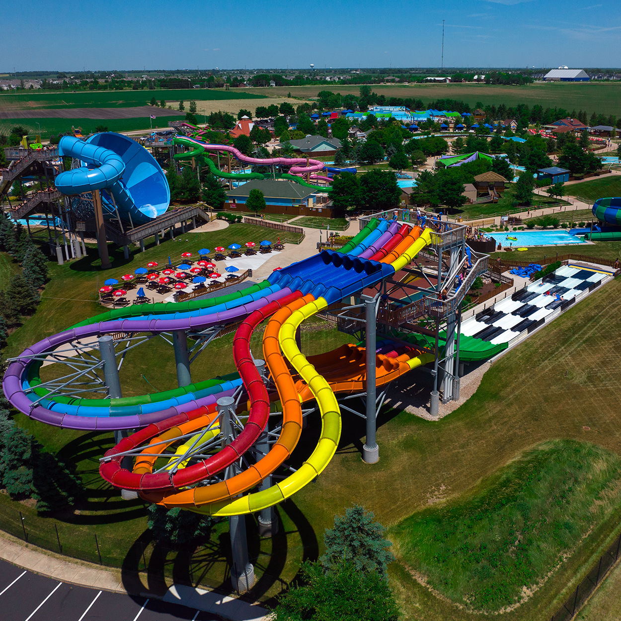 Raging Waves – Illinois' Largest Waterpark